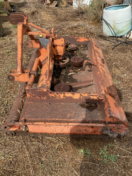 Lot 70 - Old Howard mulcher, parts. | AuctionsPlus