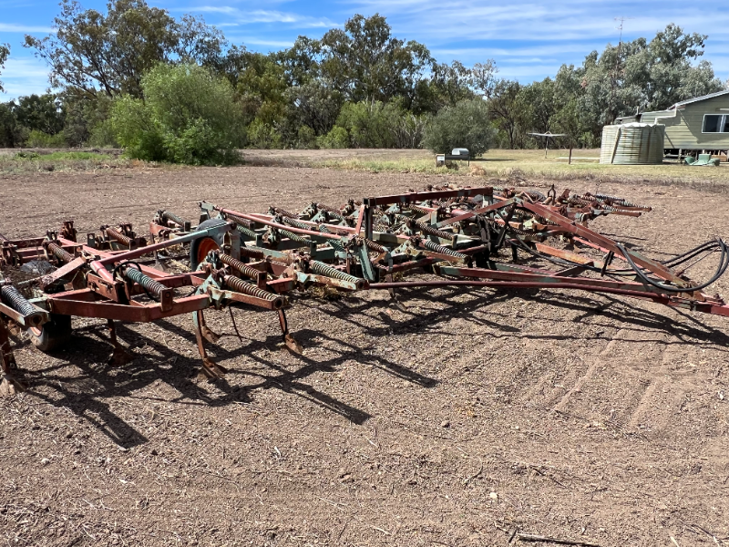 Lot 58 - John Shearer Scarifier | AuctionsPlus