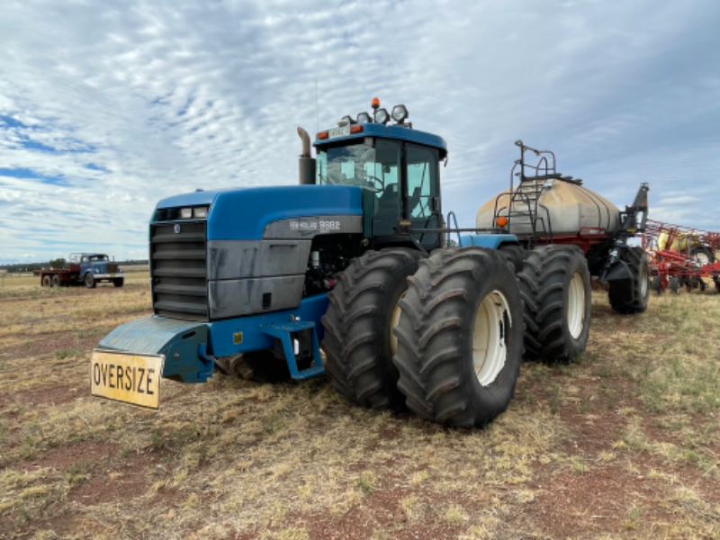 LOT 35 - New Holland 9882 | AuctionsPlus