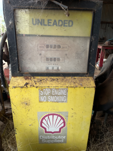 LOT 4 - Shell Fuel Bowser | AuctionsPlus