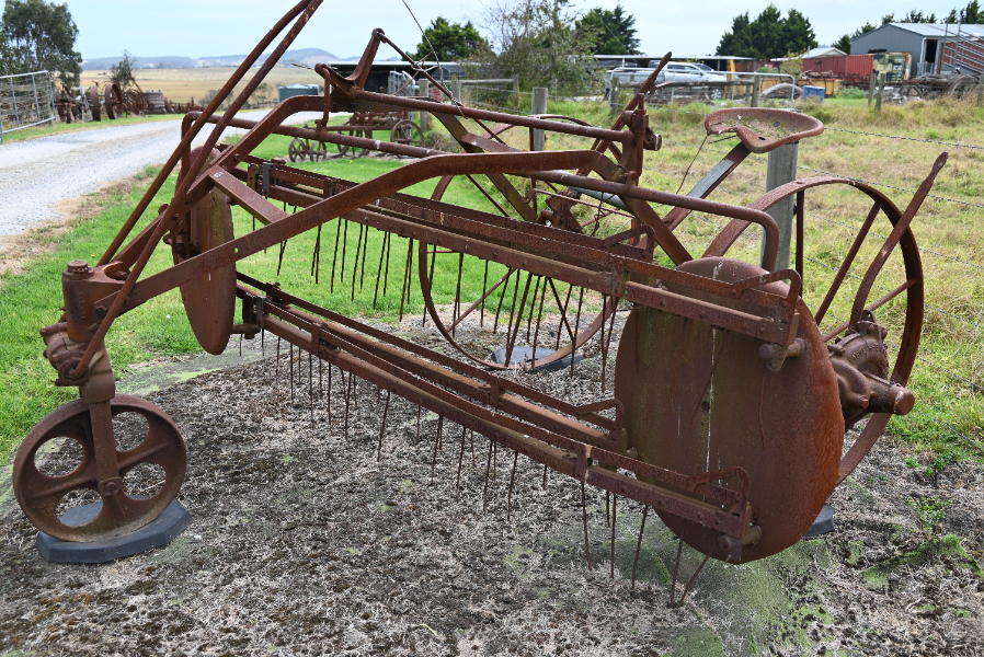 Lot 46 - Hay Rake | AuctionsPlus