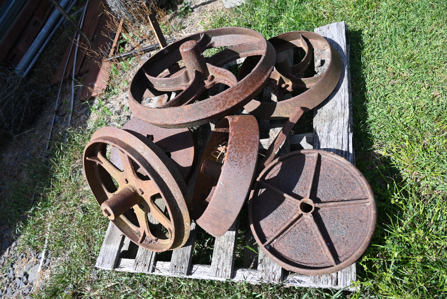 Lot 96 - Wheel | AuctionsPlus