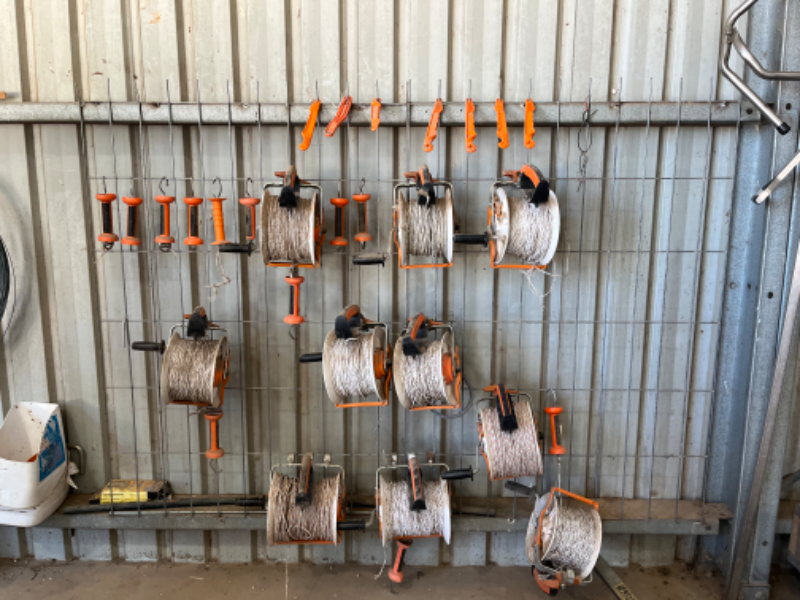 Lot 59 - 10 x Gallagher braided hot wire reels. Pigtail steel posts and ...
