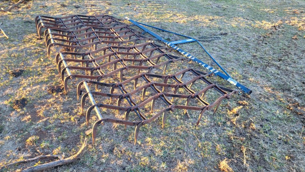 Lot 18 - Near New Delmade 4 Section Harrow Bar w/ Harrows | AuctionsPlus