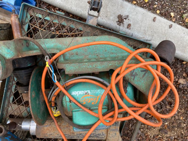 Lot 38 - Lister Overhead Shearing Plant | AuctionsPlus