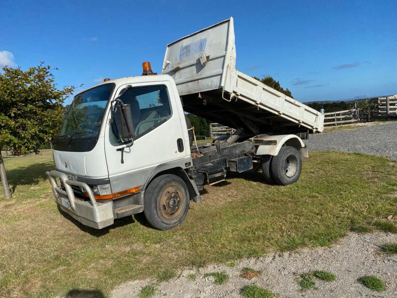 Lot 78 - 1999 Mitsubishi Canter Tipper Truck | AuctionsPlus