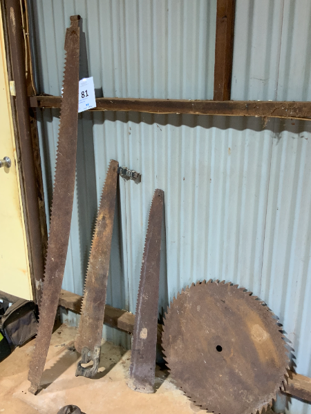 LOT 81 - Antique Saws. | AuctionsPlus