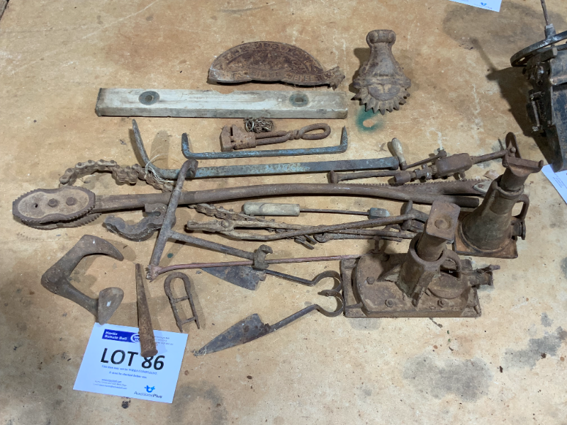 LOT 86 - Antique Tools. | AuctionsPlus