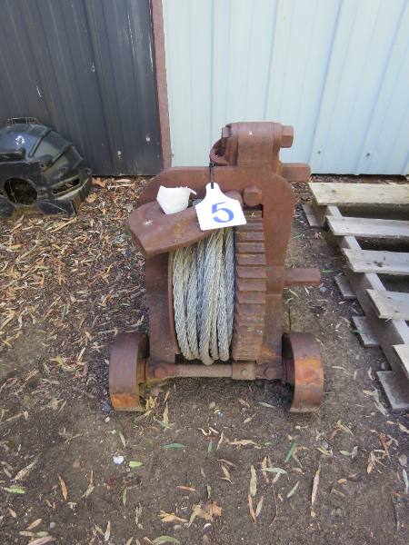 LOT 5 - ANTIQUE WINCH / TREE PULLER | AuctionsPlus