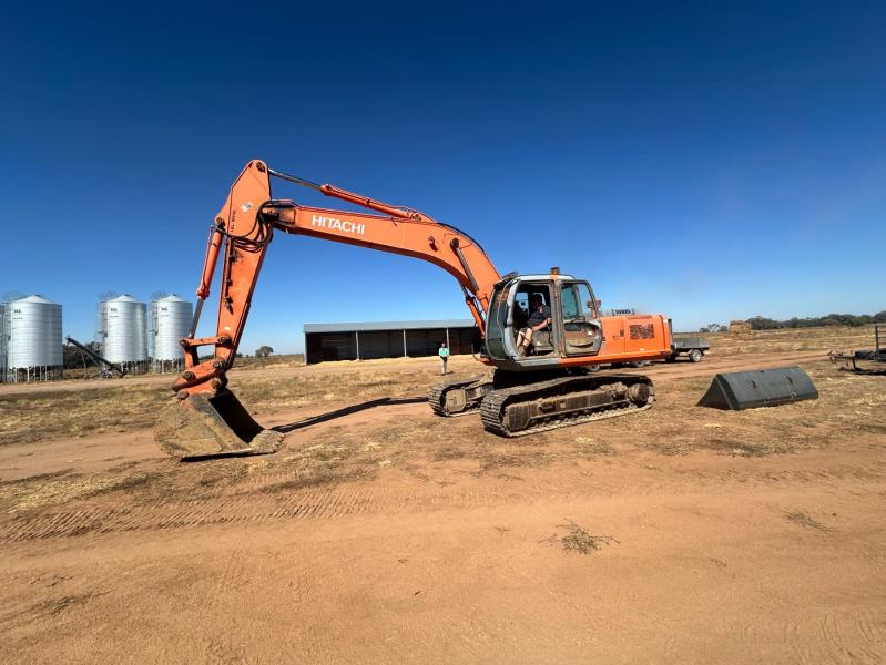 Lot 5 - Hitachi ZX230 Excavator | AuctionsPlus