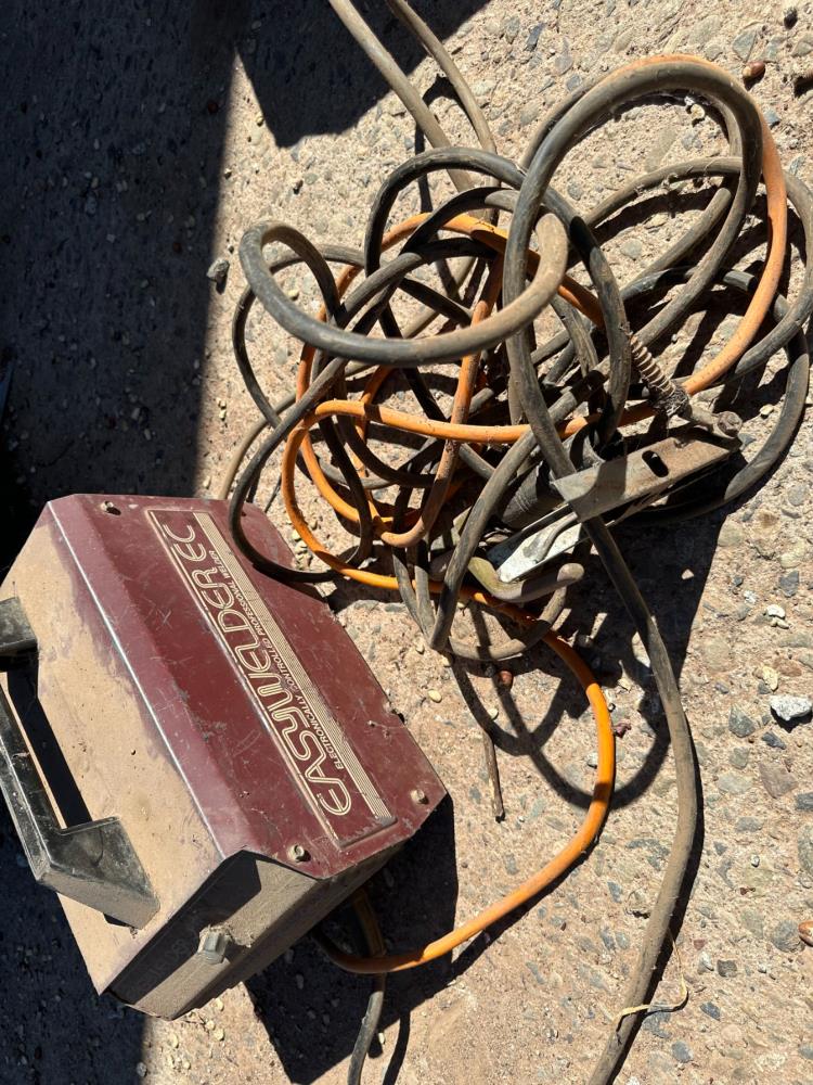 Lot 140 - Easy Welder EC Stick Welder | AuctionsPlus