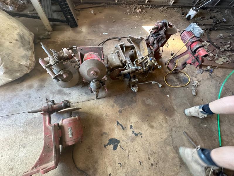 Lot 151 - 7x Overhead Shearing Plants | AuctionsPlus