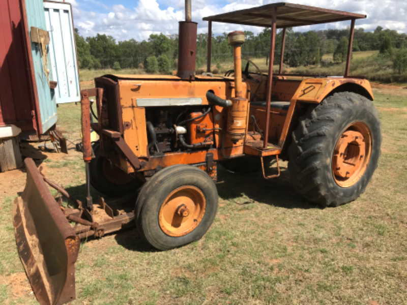 Lot 1 - Chamberlin 306 tractor with blade 3PL | AuctionsPlus