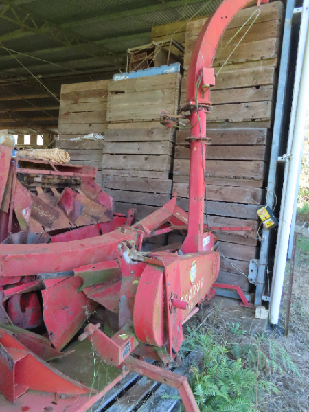 Lot 51 - Taarup 101 Forage Havester | AuctionsPlus