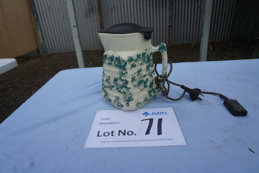 Lot 71 - Vintage Art Deco Electric jug - with cord | AuctionsPlus
