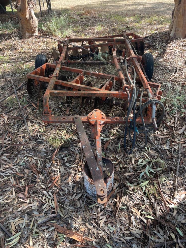 Lot 45 - 20 Plate Offset Disc | AuctionsPlus