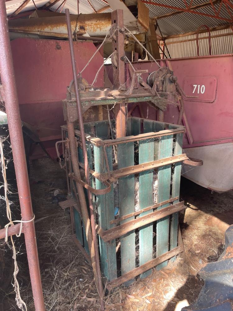 Lot 62 - Wool Press | AuctionsPlus