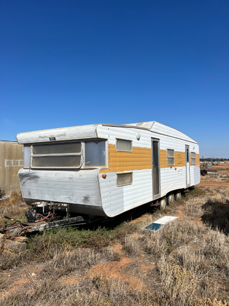 Lot 45 - Viscount 27ft triple axle caravan Suits resto. | AuctionsPlus