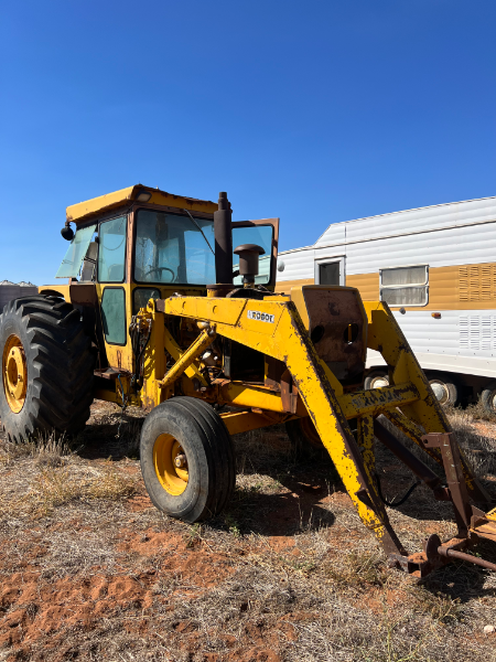 Lot 44 - Chamberlain 4480B cab tractor w/- robot FEL, runs, not ...
