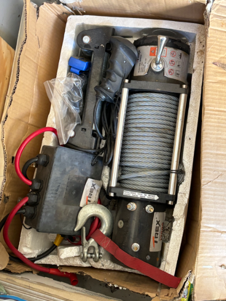 Lot 34 - WINCH | AuctionsPlus