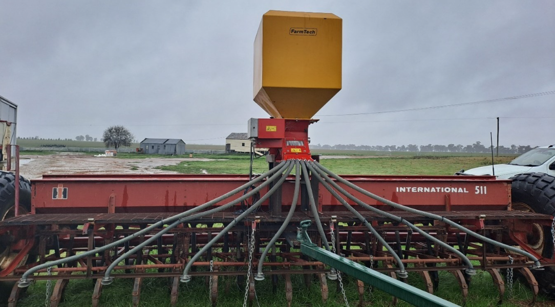 Lot 13 - FarmTech Air Seeder Box, used once | AuctionsPlus