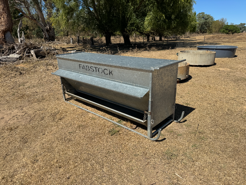 Lot 45 - Fabstock Galvanised Sheep Feeder | AuctionsPlus