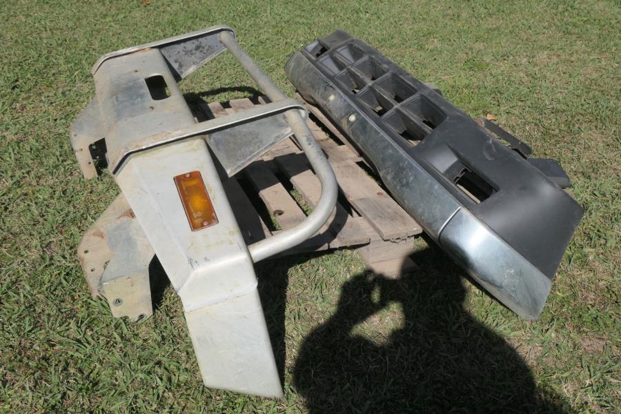 Lot 115 - Rodeo TF Bumper, Bullbar and Mirrors | AuctionsPlus