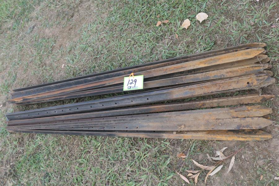 Lot 129 - Steel Fence Posts. Bundle 20 | AuctionsPlus