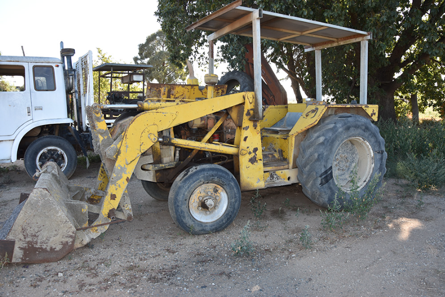 3 - Tractor with Chamberlain FEL | AuctionsPlus