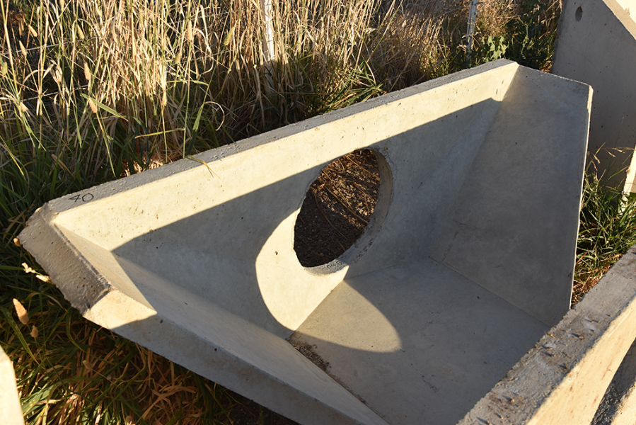 40 - Pipe risers | AuctionsPlus