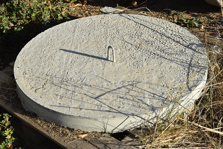 148 - Concrete Lid, 1m diameter | AuctionsPlus