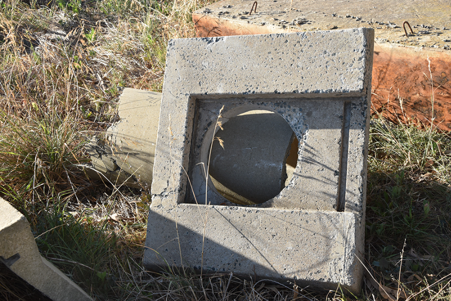 172 - Concrete Pipe & Box End | AuctionsPlus