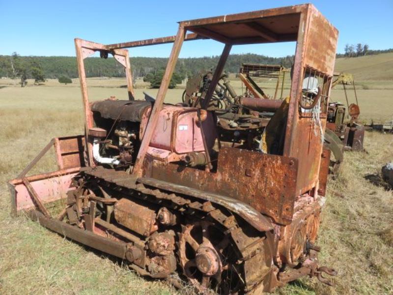 Lot 3 - International T20 Crawler Circa 1930's w/ Spares | AuctionsPlus