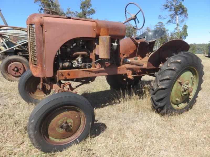 Lot 39 - BMB President Tractor w/ Morris Engine | AuctionsPlus