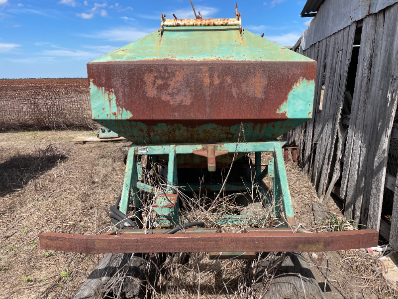 Lot 18 - Simplicity air seeder bin on frame + metering unit | AuctionsPlus
