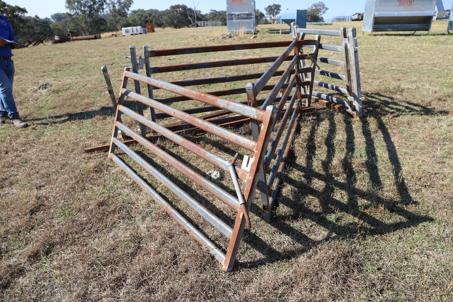 Lot 199 - Sheep Gates | AuctionsPlus