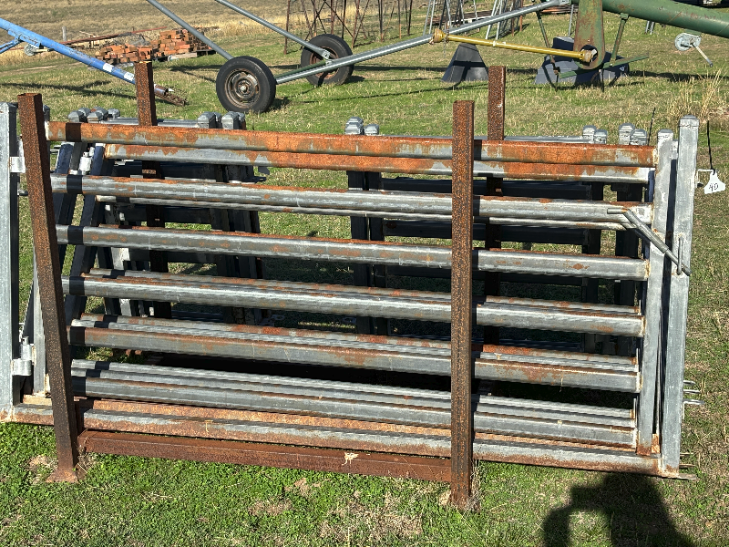 Lot 40 - Sheep Gates x 3 ($/Panel) | AuctionsPlus