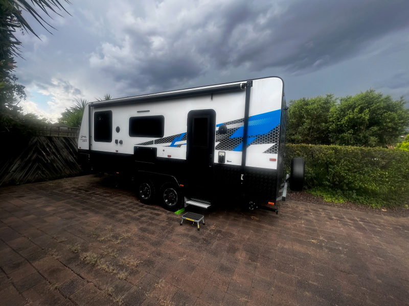 Lot 70 - 2023 Design RV Forerunner V5-2 20'6' | AuctionsPlus