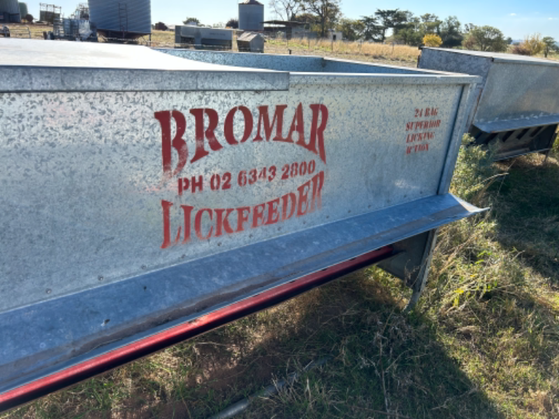 Lot 61 - Bromar Lick Feeder | AuctionsPlus