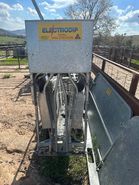 Lot 12 - Electrodip Sheep Jetter | AuctionsPlus