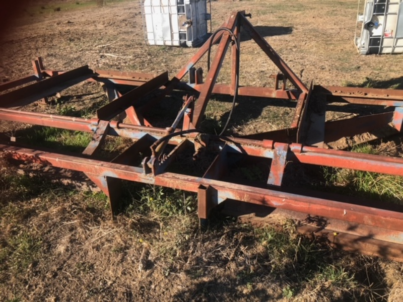 Lot 114 - 16ft Close Crowder with rota buck board | AuctionsPlus