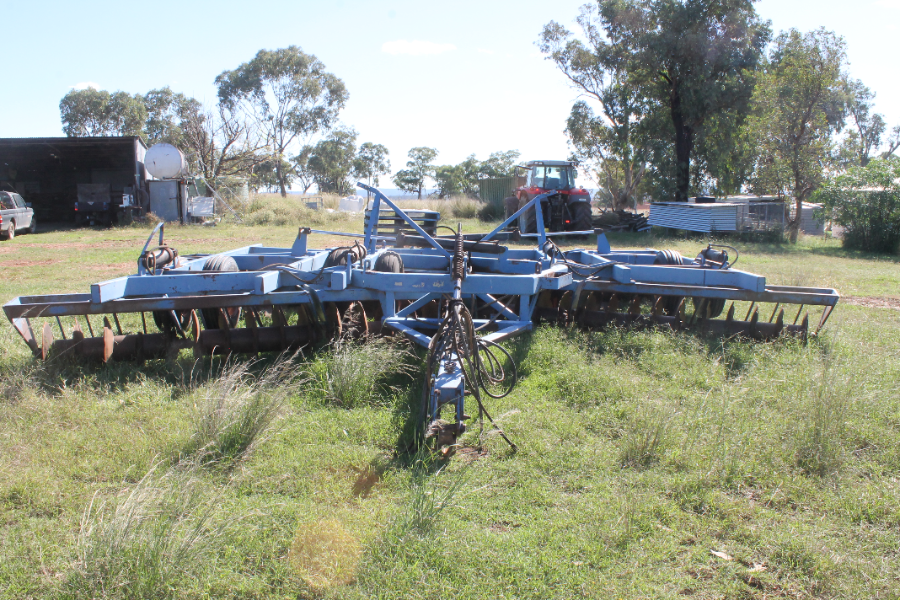 Lot 26 - Grizzly 64 plate S Series | AuctionsPlus