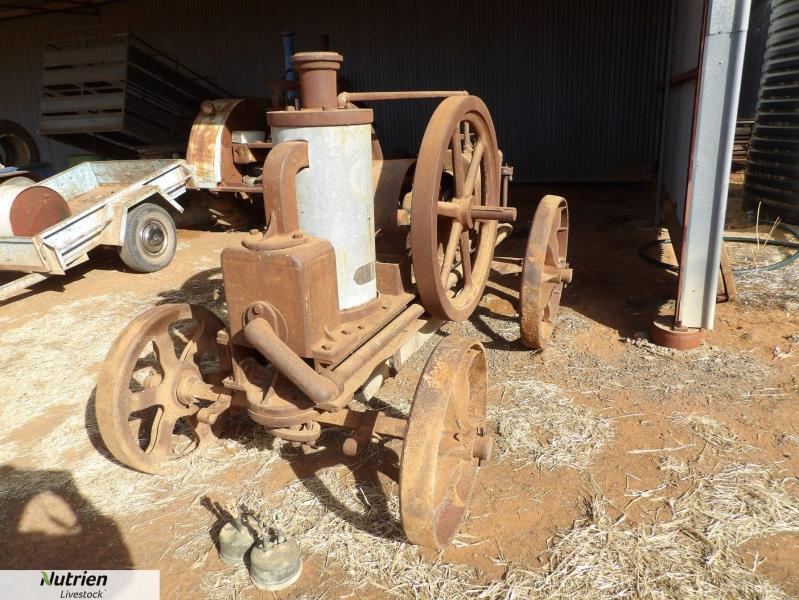 Lot 9 - Ronaldson and Tippett Austral oil engine | AuctionsPlus