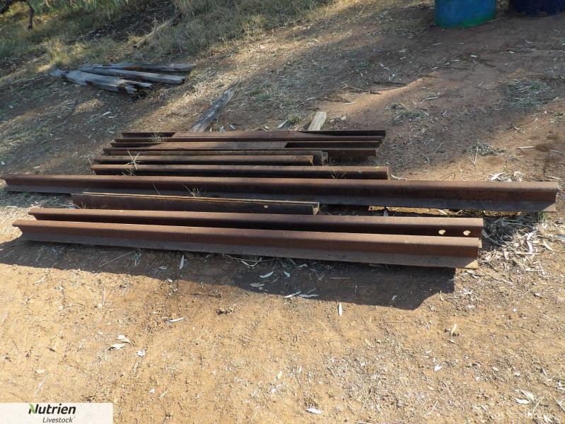 Lot 189 - Assorted lengths of railway iron & steel | AuctionsPlus
