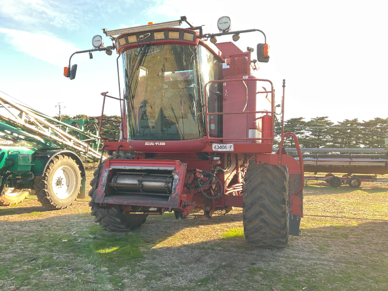 Lot 119 - Case IH 2388 Header & Front | AuctionsPlus