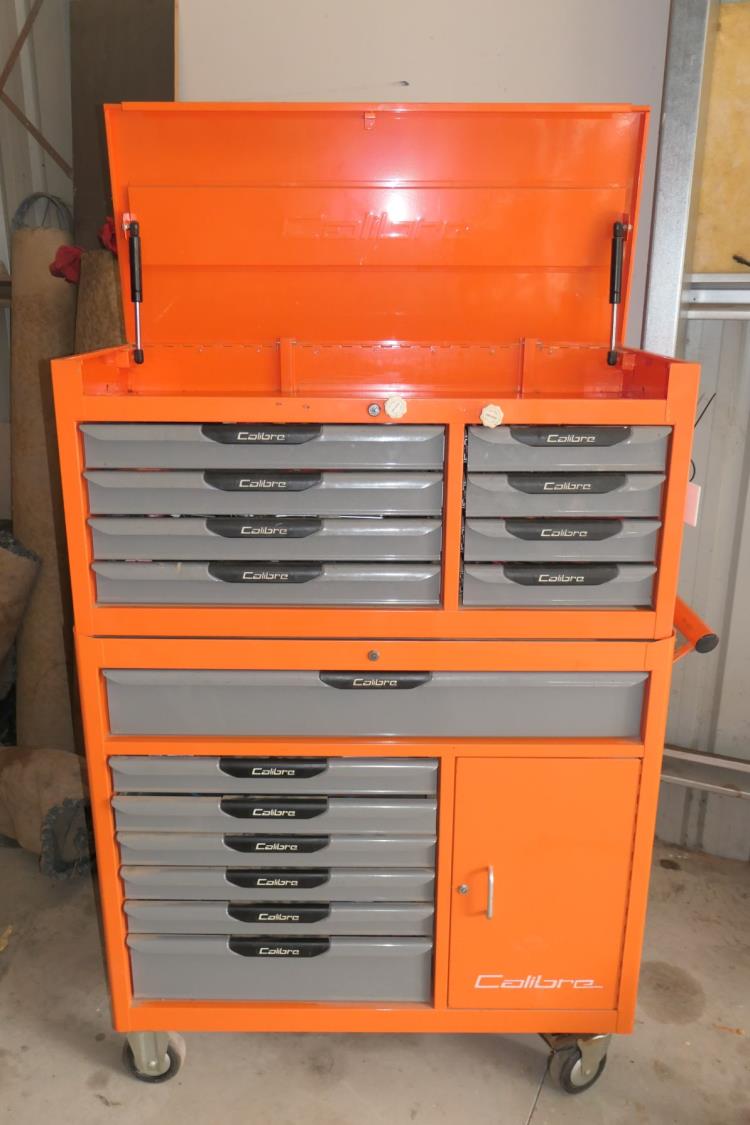 Lot 210 - Calibre Workshop Tool Box | AuctionsPlus