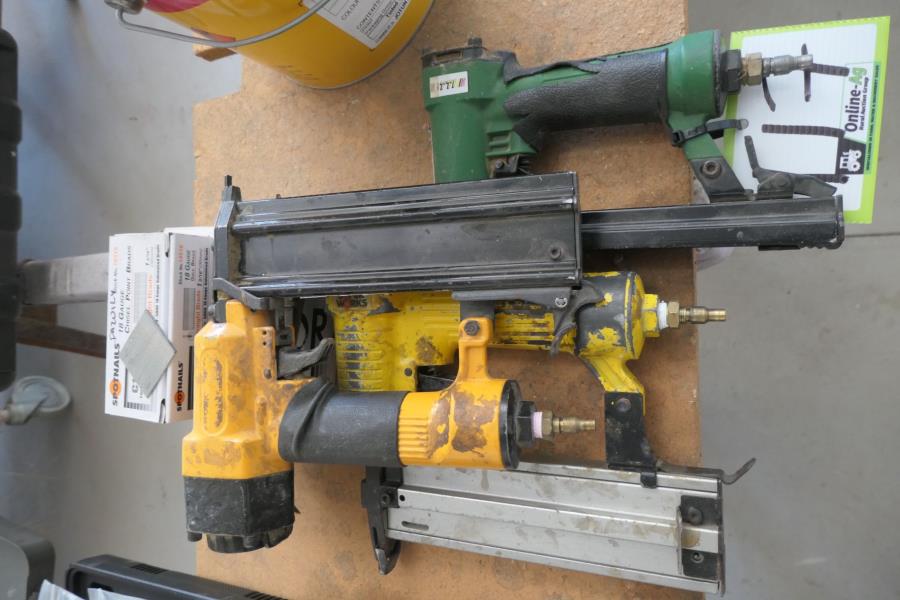 Lot 117 - 1 staple gun. 2 Bradders | AuctionsPlus