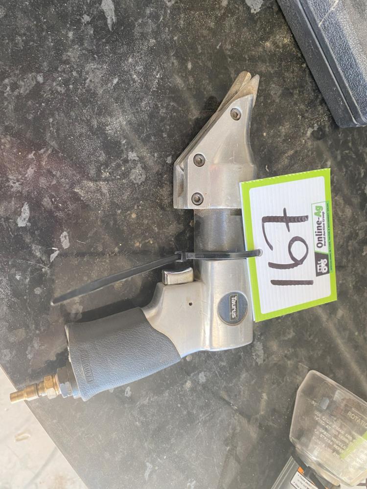Lot 167 - Taurus pneumatic nibbler | AuctionsPlus