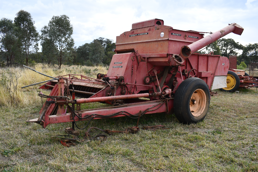 Lot 4 - Massey Ferguson 586 PTO header | AuctionsPlus