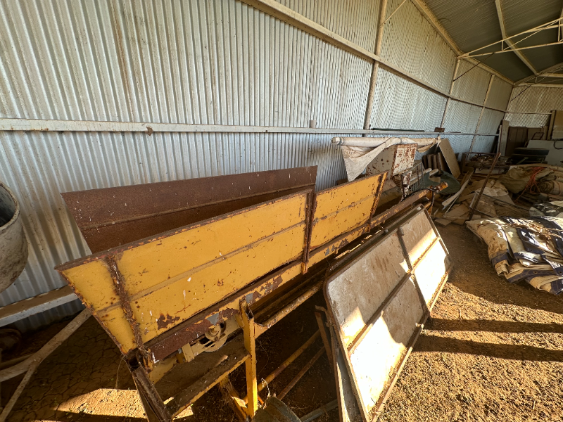 Lot 22 - VE Machine with Motor & Pump | AuctionsPlus